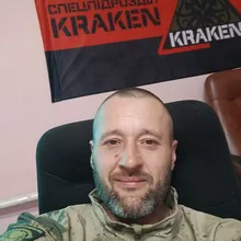 Color:green