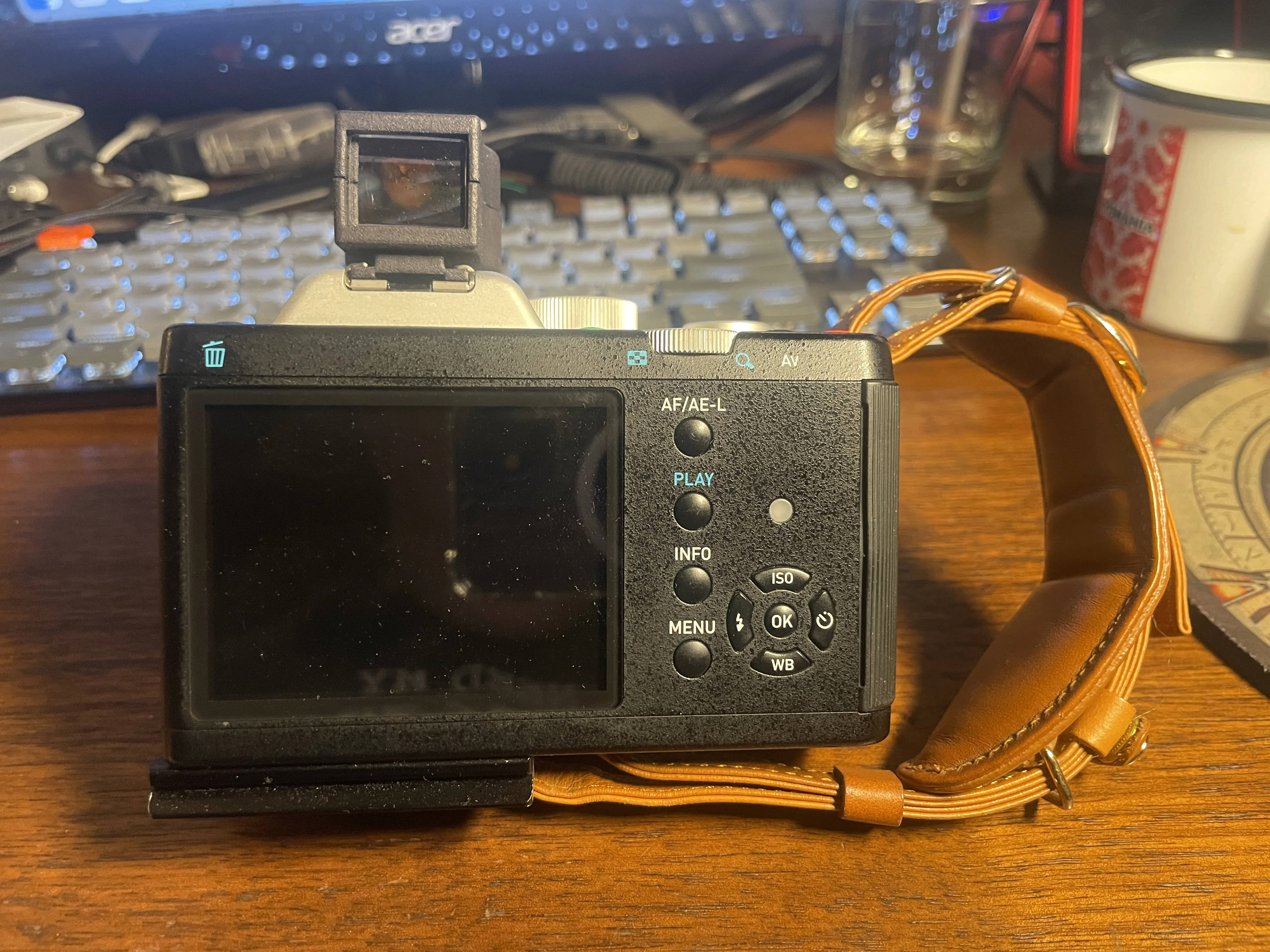 Aliexpress Optical Viewfinder for Pentax K-01 and/or Q - PentaxForums.com
