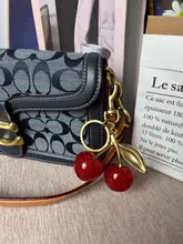 The quality is very good. It looks really high-end. It looks great with ...