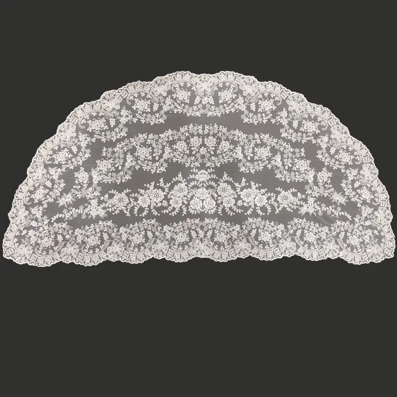 Classic Spanish Lace Mantilla Veil For Elegant Weddings.
