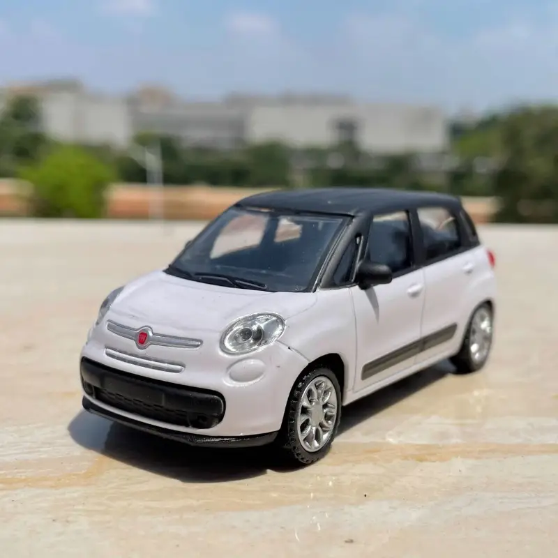 1/43 Alloy Fiat Panda 500L Diecast Car Toy, Motor Railed Set